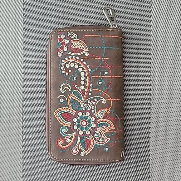 American Bling | Bags | Montana West American Bling Wallet New | Poshmark